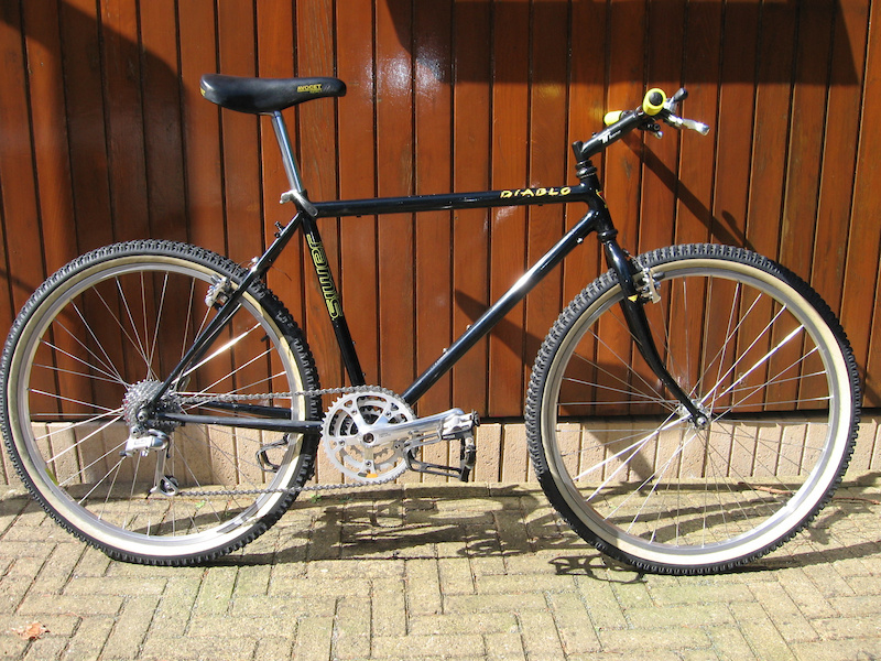 Jamis Diablo '89 [family portrait pag.1] | Retrobike